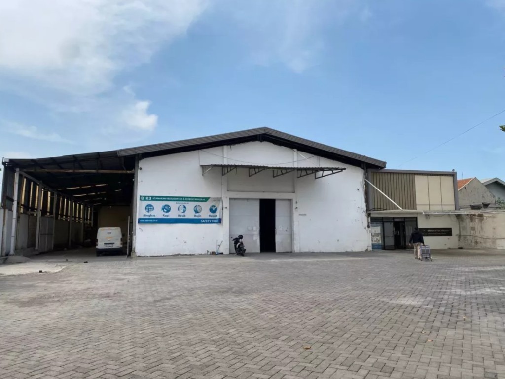 Gudang Raya Mastrip Karang Pilang Strategis Dekat Pintu Tol | MasukSini.com